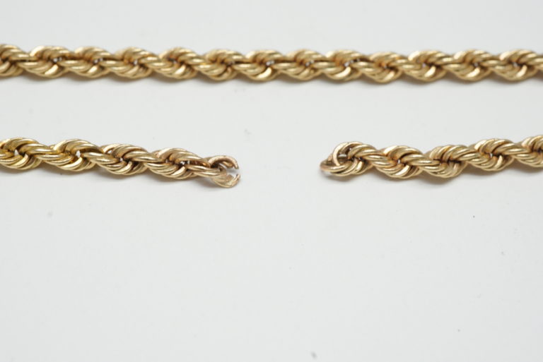 4 Different Types of Difficult Chains To Repair