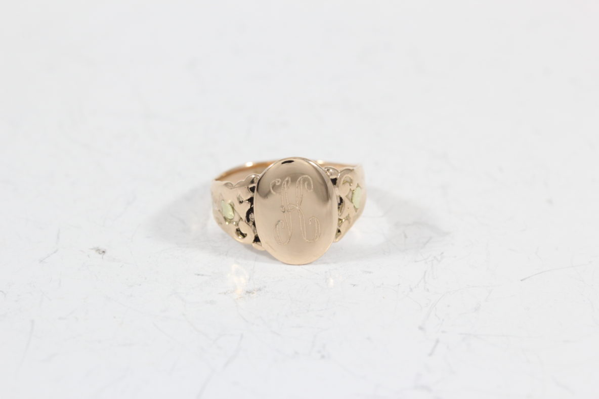 How to Create a Personalized Signet Ring