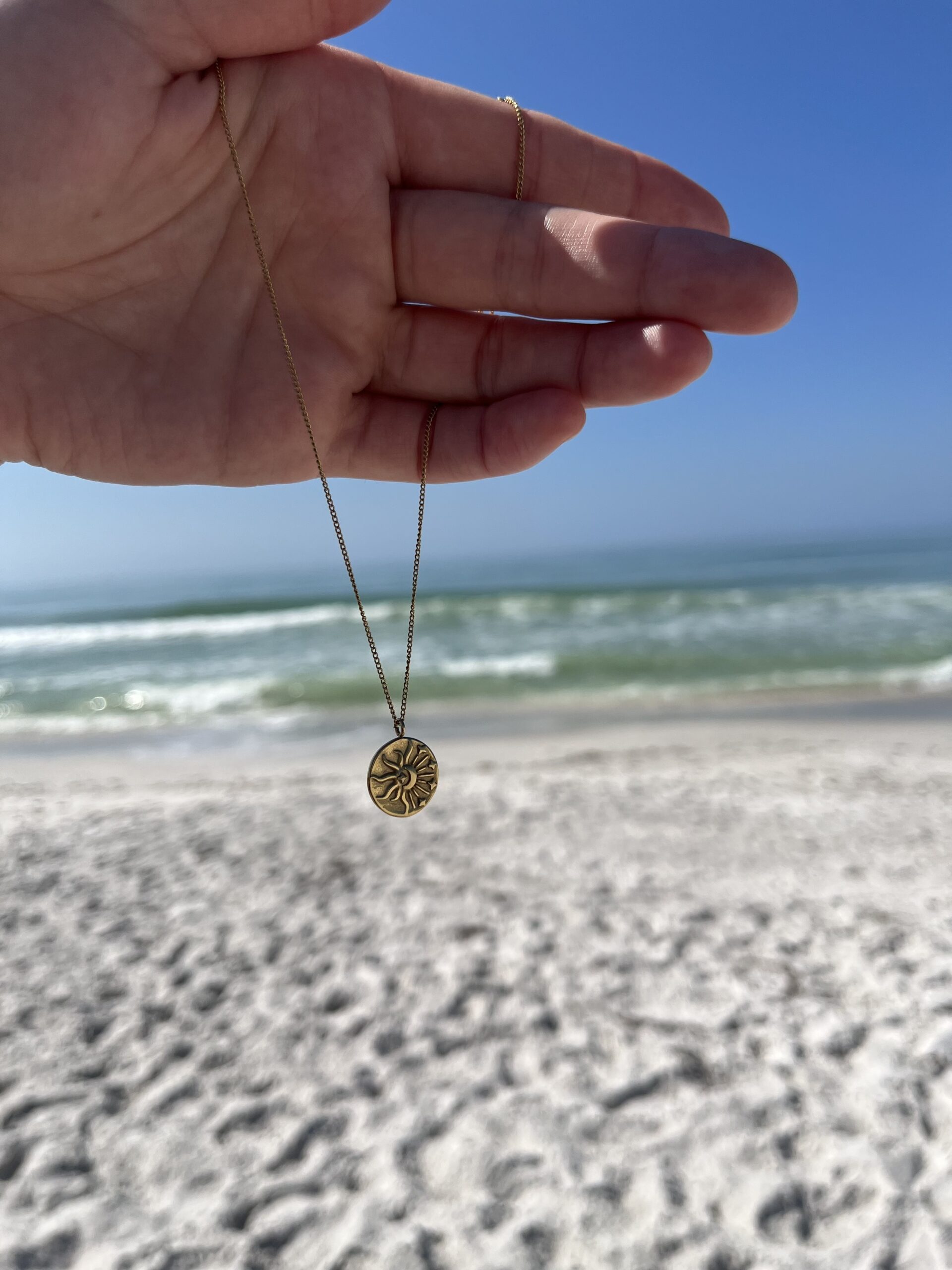 Have You Lost Jewelry on the Beach? Follow These 8 Steps