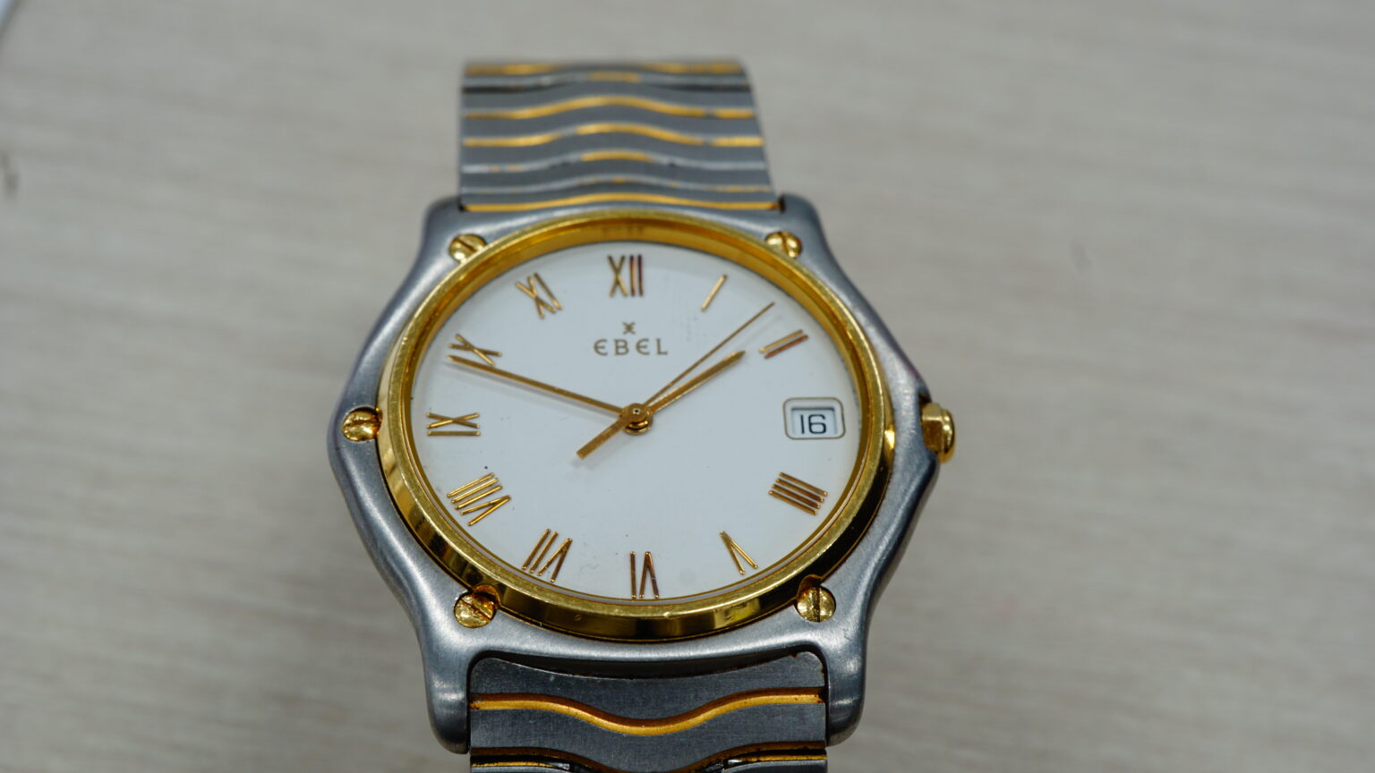 How to Measure Your Wrist to Choose the Right Watch Dial Size