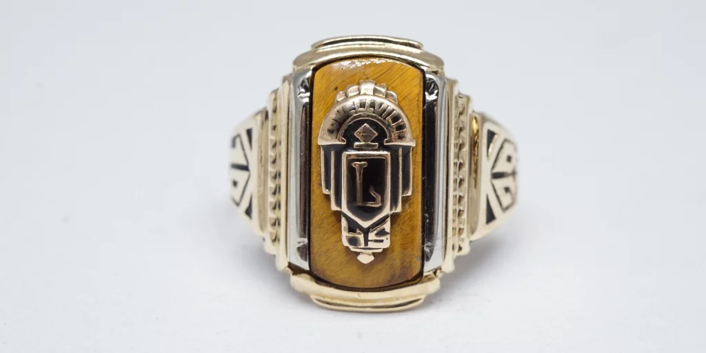 How to Get Started With Class Ring Stone Replacement